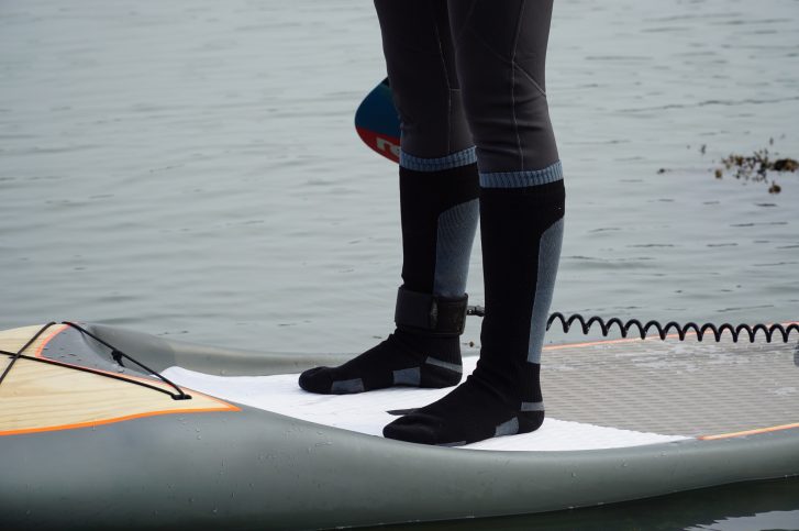 What to wear on your feet when paddleboarding? - SUPboarder Magazine