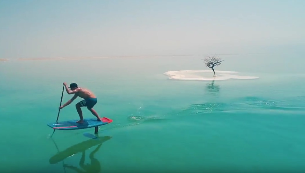 9 x saltier = 9 x easier right?? / SUP foiling the Dead Sea ...