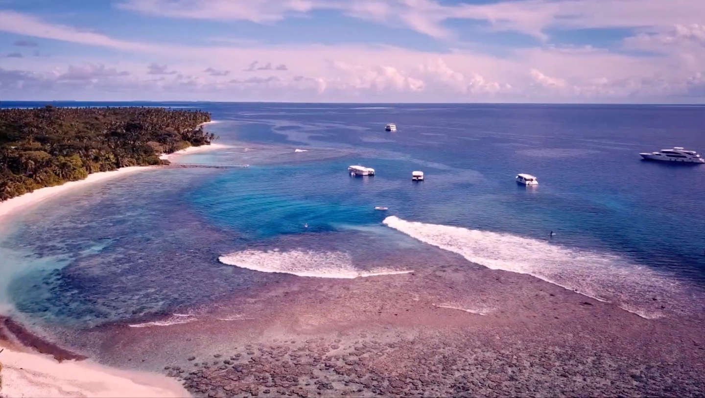 WOW what a boat trip, Bert Burger knows how to roll! - SUPboarder Magazine