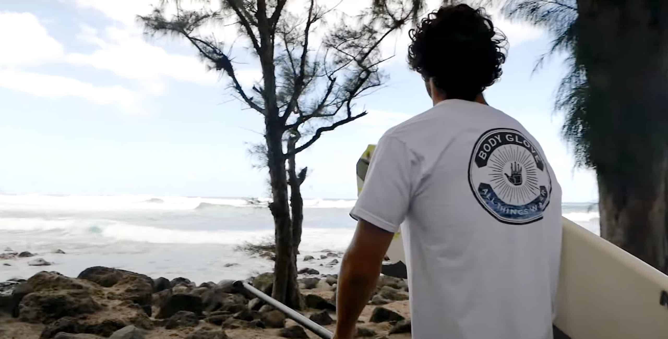 Mo Freitas SUP Surfing Oahu - SUPboarder Magazine